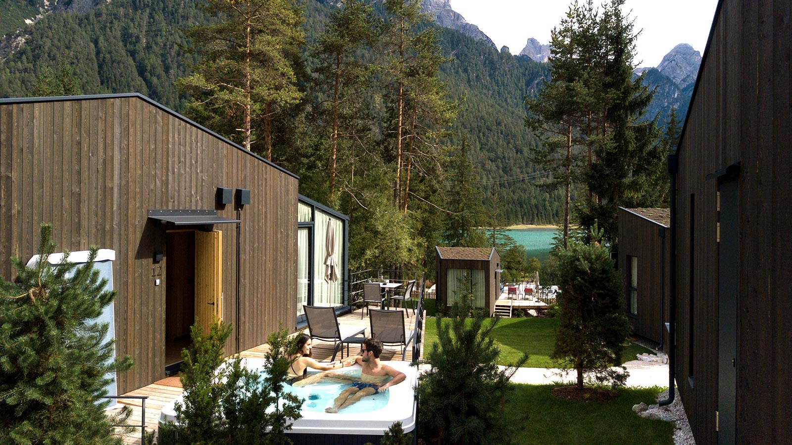 Skyview Chalets Toblacher See • Chalet con vista lago in Alto Adige